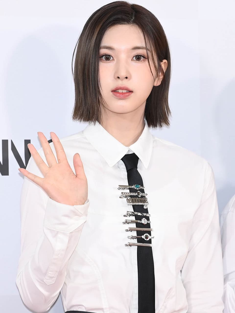 #分享 今天在TMA紅毯很漂亮的短髮Bae🐥 (左滑多圖) - NMIXX板 | Dcard