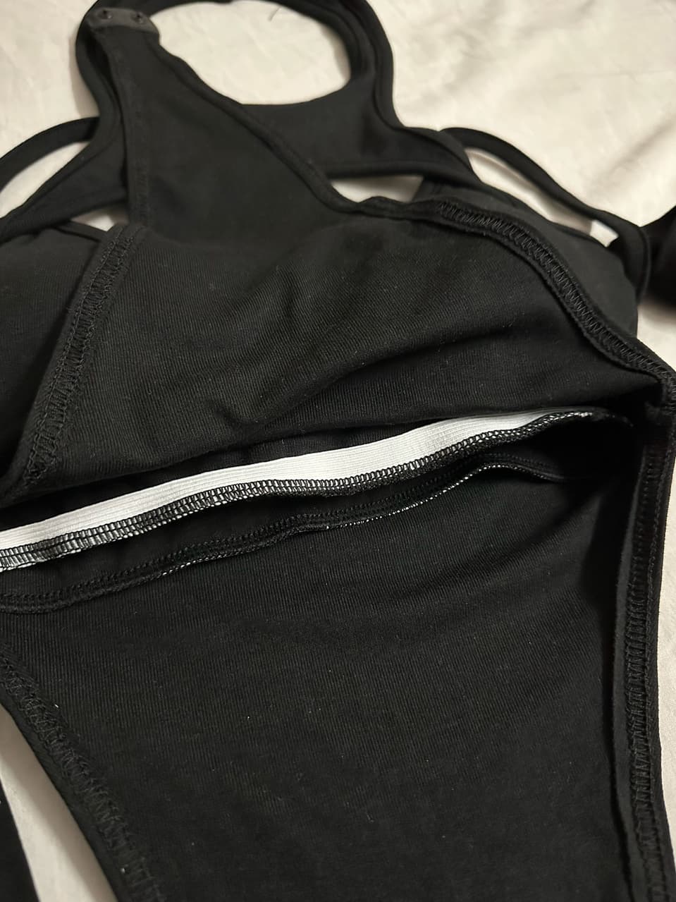 #開箱 Mando繞頸bratop辣妹連體衣 ️質感超好而且不用貼胸貼很方便😍 - babyling (@amberbabyling) | Dcard