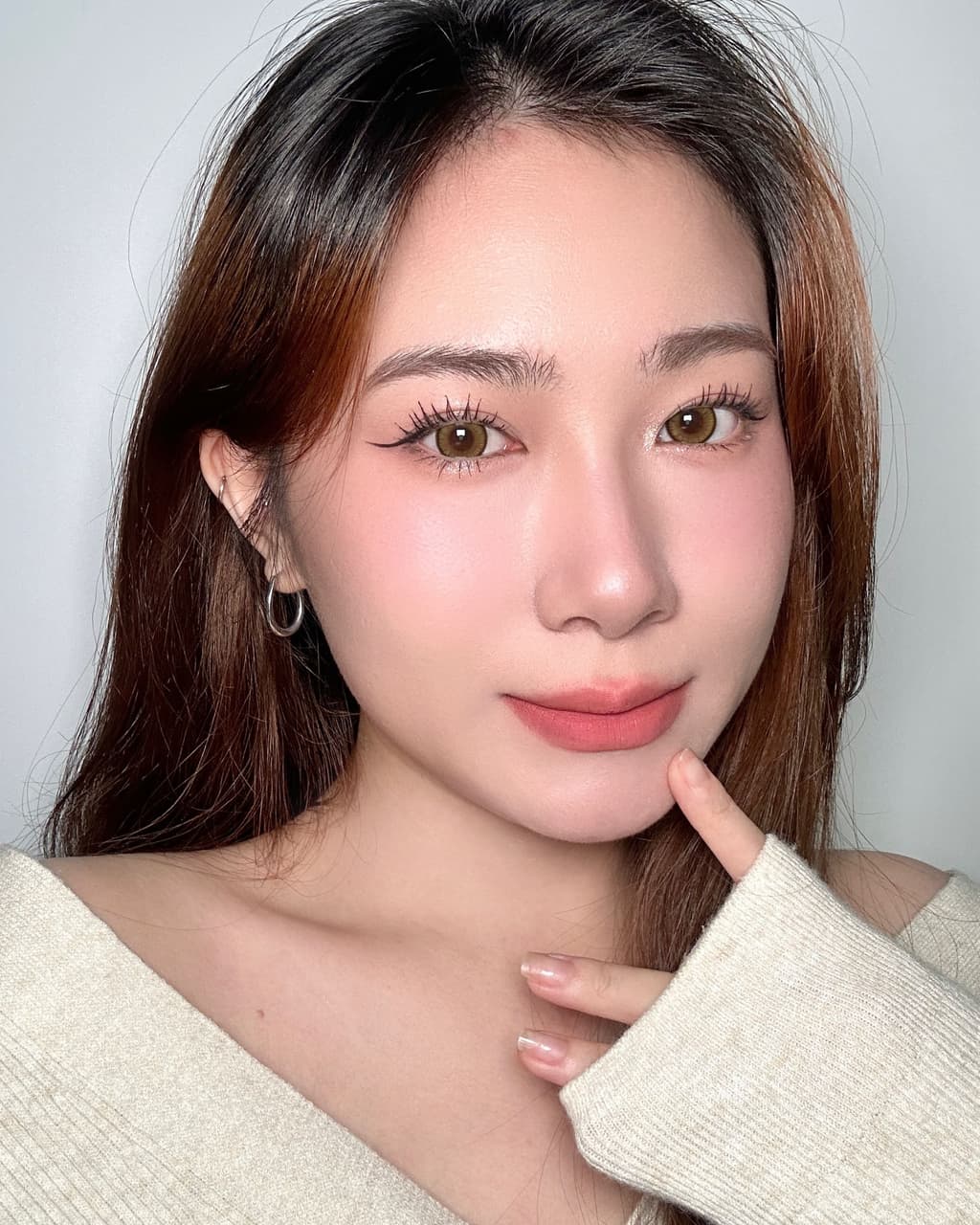 Deesse女神 電眼精靈🧚🏻‍♂️ 3款月拋全試色💗 - 摸你卡撐 (@vivi47) | Dcard