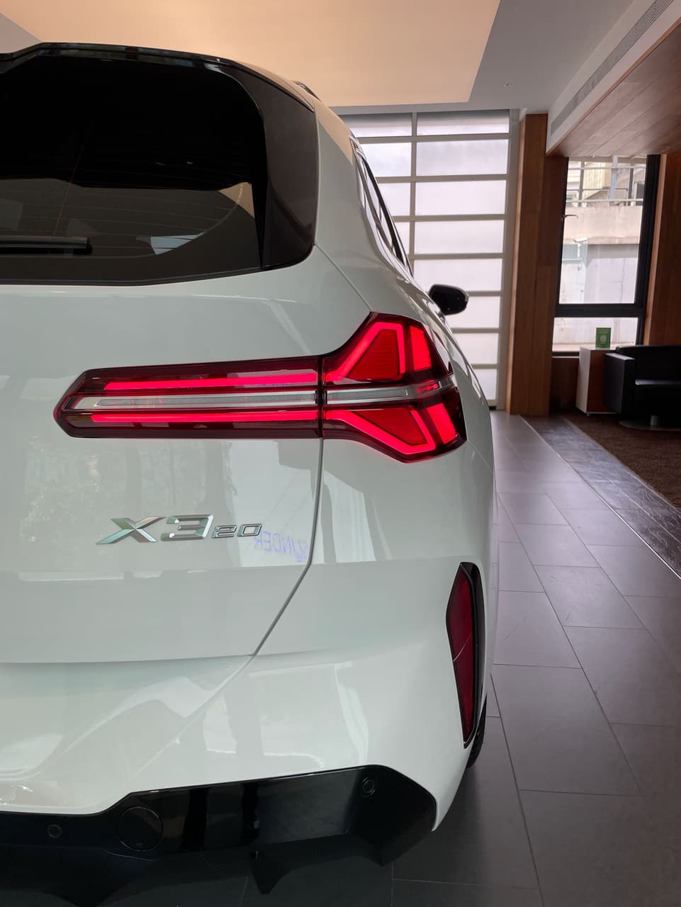 The X3 20 M Sport 終於到港啦！全新改款的帥氣休旅 交車囉🎉🎉🎉 - 汽車板 | Dcard