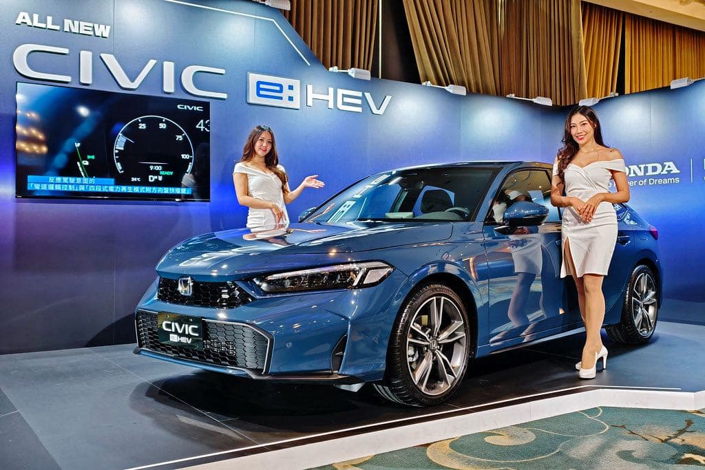 HONDA Civic e:HEV 小改款來了！直降12萬，帥、熱血、科技、改裝魂全都上身！ - 汽車板 | Dcard