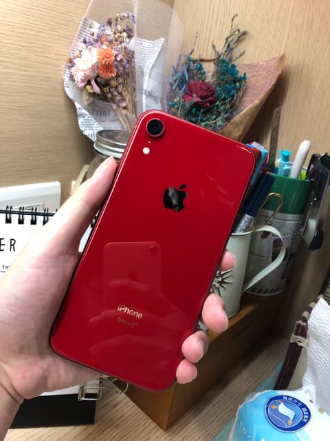 [ 3C ] IPhone XR紅色 開箱！要選i8還是XR? - 3C板 | Dcard