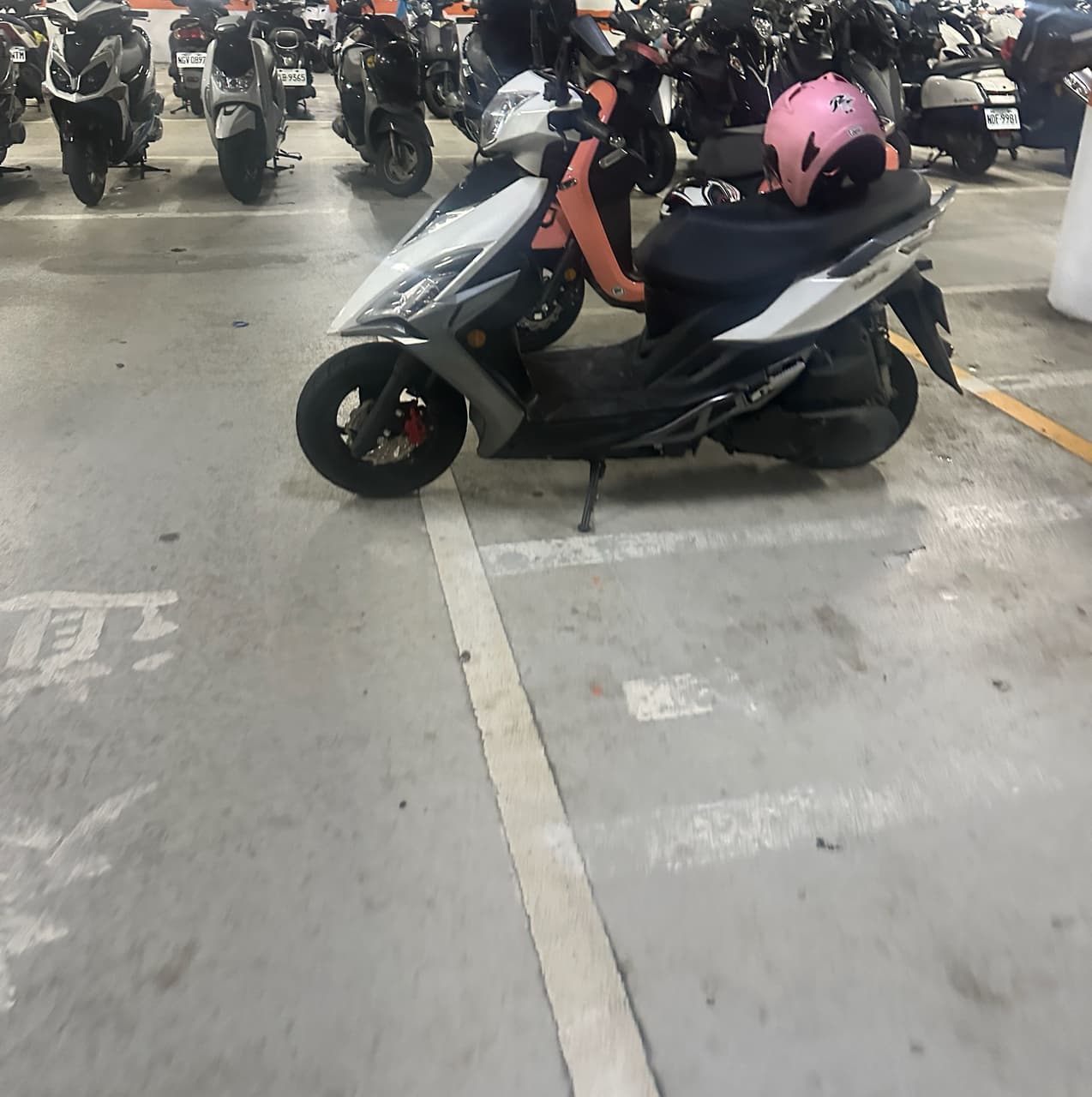連車都停不好可憐 銘傳大學板 Dcard