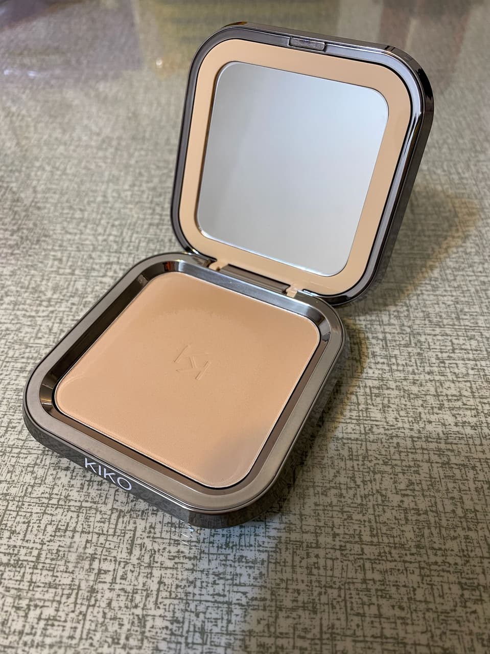 #我要賣 義大利 Kiko 乾濕兩用粉餅 N40 - 二手交易板 | Dcard