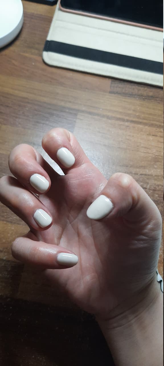 分享 這樣的單色大家覺得如何? 美甲板 Dcard