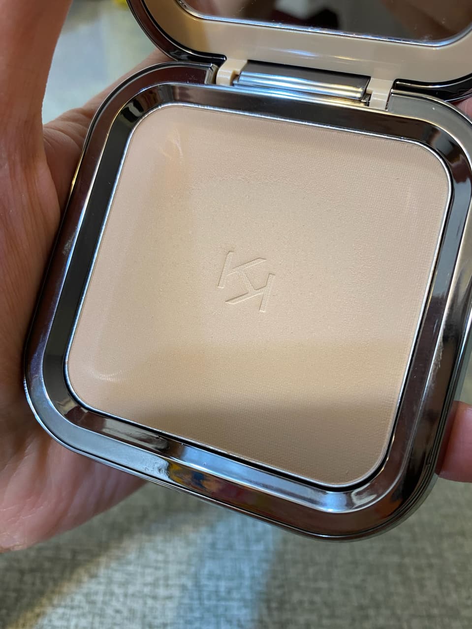 #我要賣 義大利 Kiko 乾濕兩用粉餅 N40 - 二手交易板 | Dcard