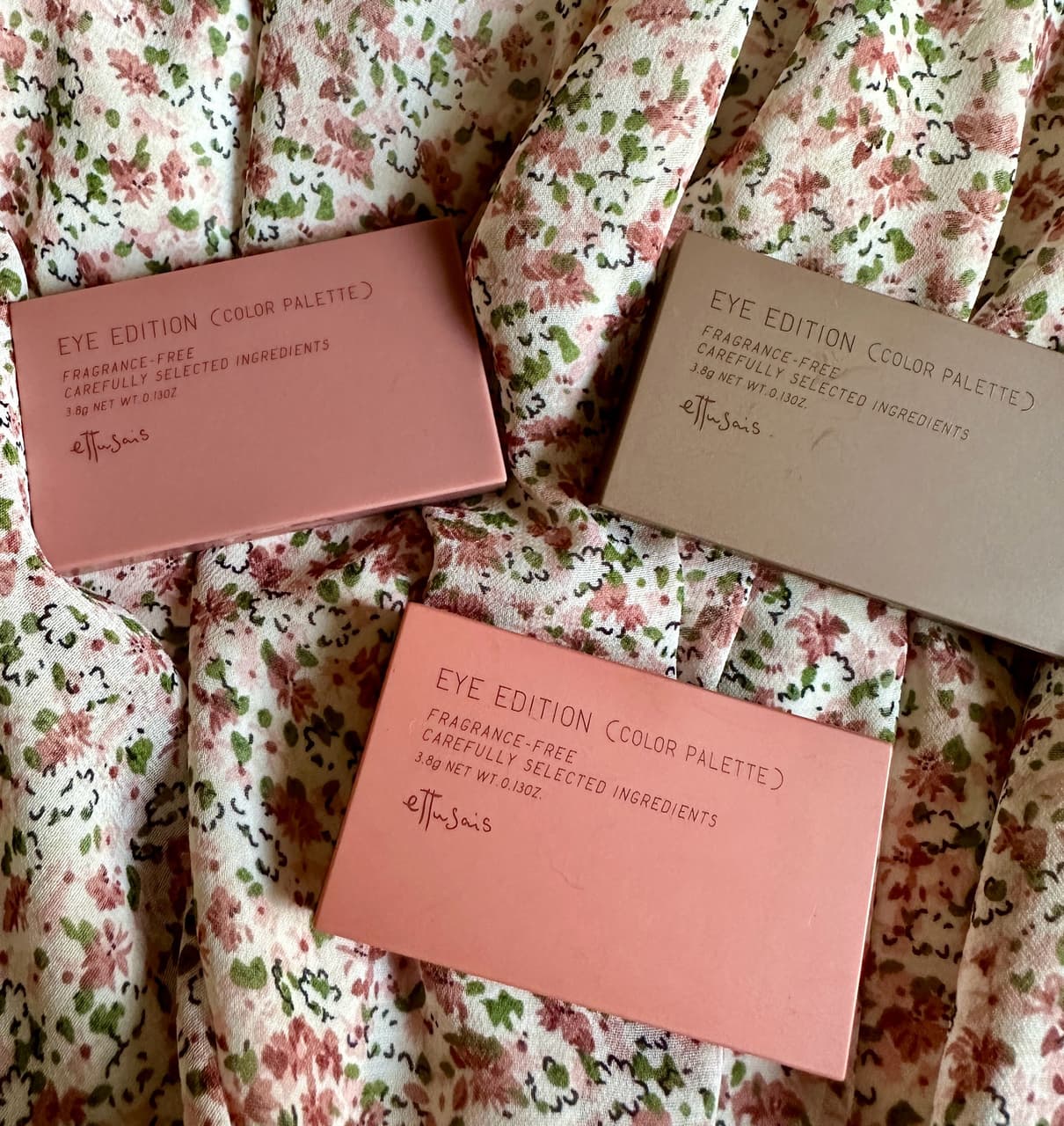 #分享 ettusais 艾杜紗 微暮絲絨雙色眼影 03、11、14 - 美妝板 | Dcard