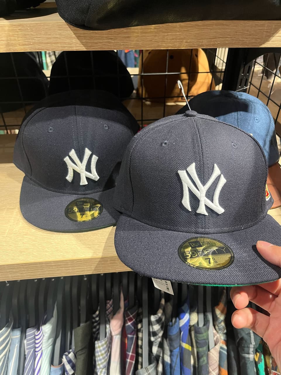 New Era Logo歪歪的 - 穿搭板 | Dcard