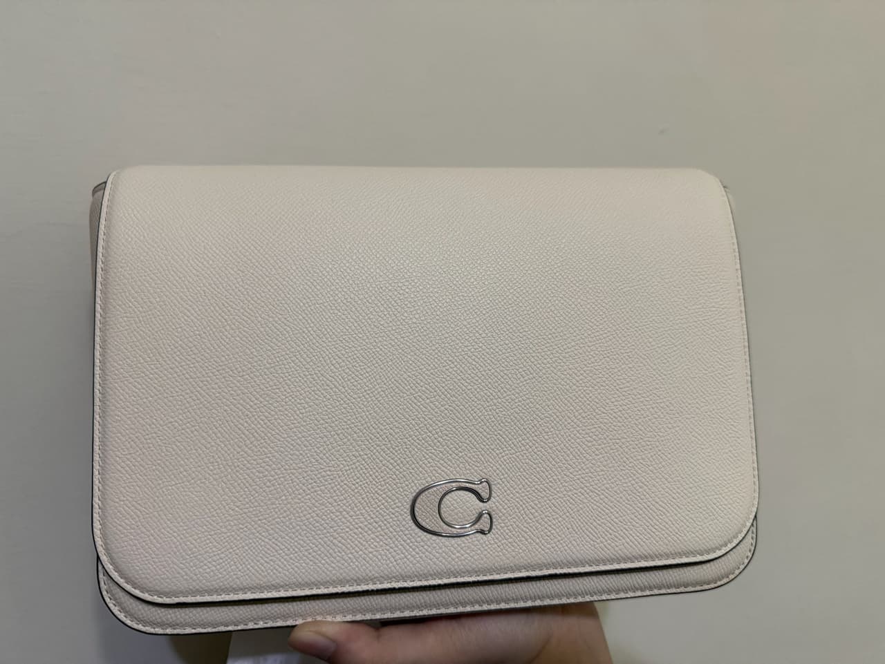 #我要賣 售 Coach 多款包包 尋有緣人帶走公事包 - 二手交易板 | Dcard