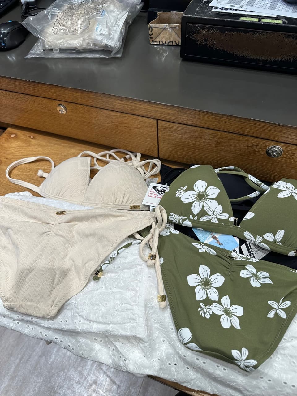 小胸大推的比基尼 Roxy - 女孩板 | Dcard