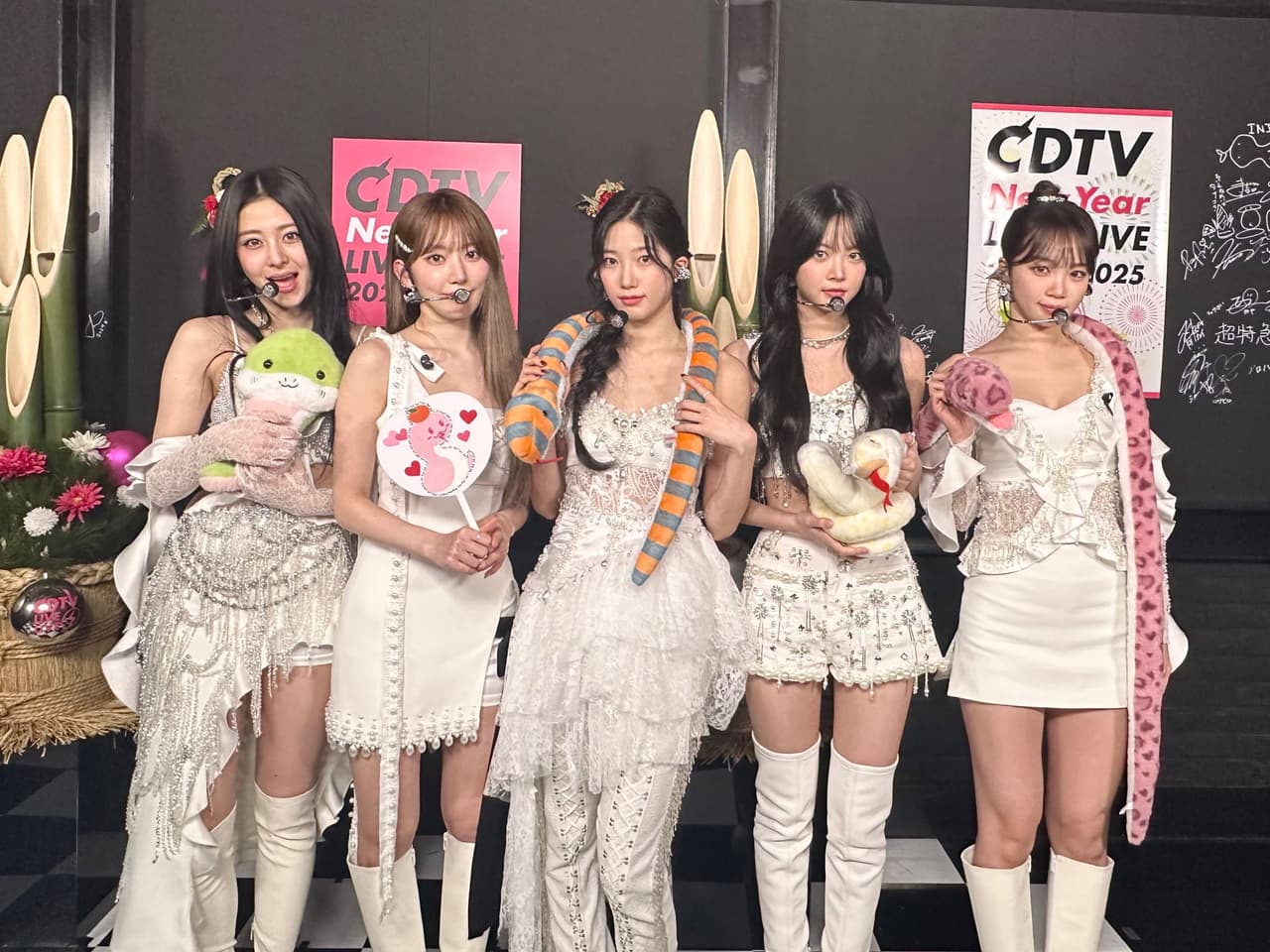 #集中討論 #閒聊 #影音 LE SSERAFIM 日本紅白 & CDTV Live 討論 + 舞台 - LE SSERAFIM板 | Dcard