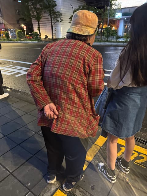 阿嬤到處借錢 - 閒聊板 | Dcard