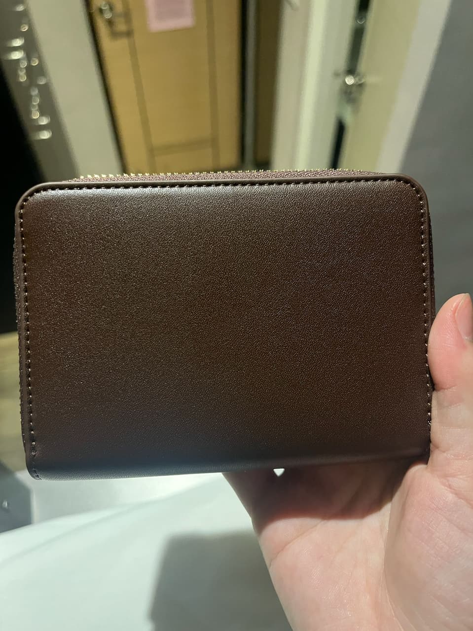 #我要賣 我要賣 小ck全新短夾&RM包包 - 二手交易板 | Dcard