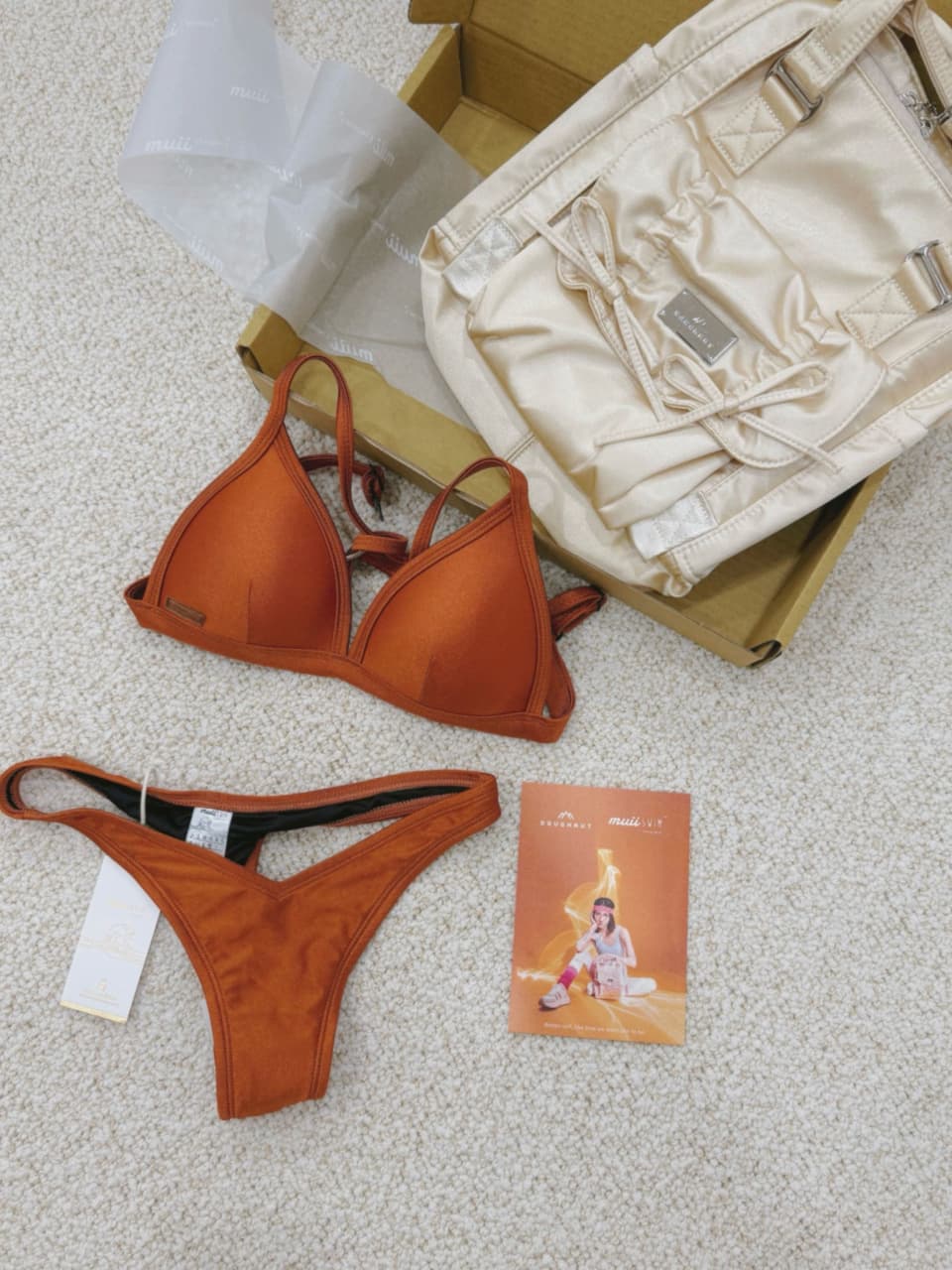 炎炎夏日👙muiiswim x Doughnut聯名禮盒來了！比基尼分享 #我來開箱 - 嚕比 Ruby (@ruby__ii) | Dcard