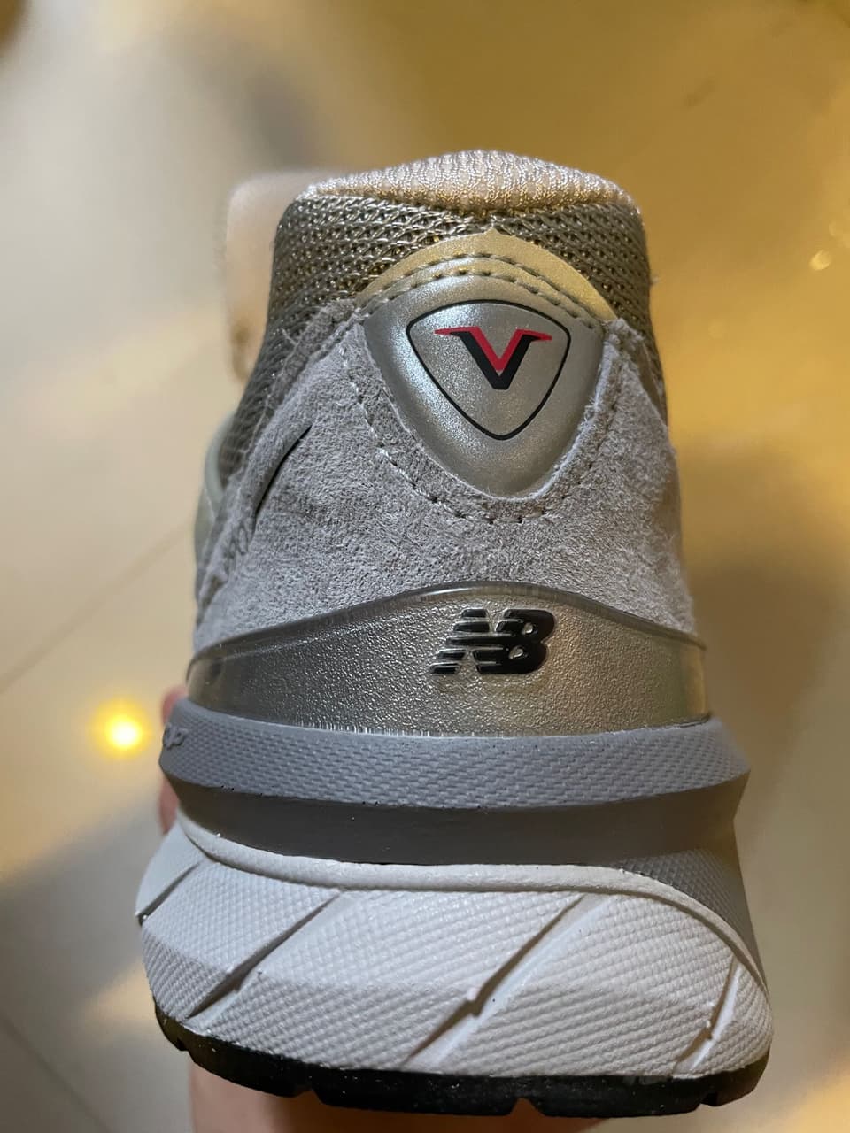 求幫看NB 990v5 真假？？ - 穿搭板 | Dcard