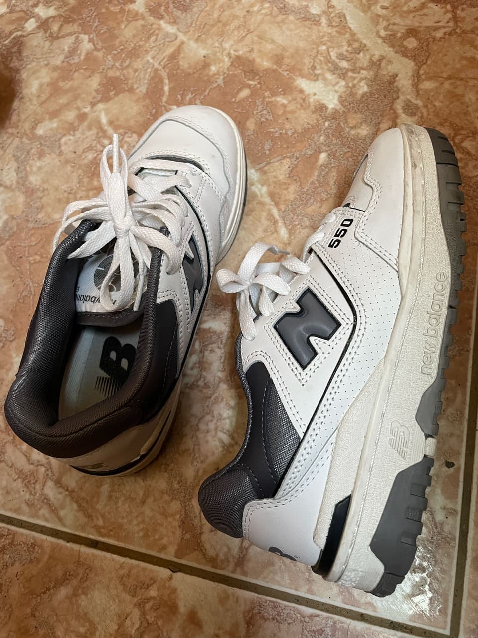 #我要賣 我要賣 NB550 23cm - 二手交易板 | Dcard