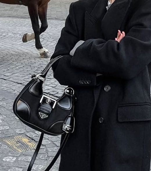 #我要賣 (自留取消出售)全新prada moon bag(Re-Nylon)月亮包尼龍拼皮革 - 二手交易板 | Dcard