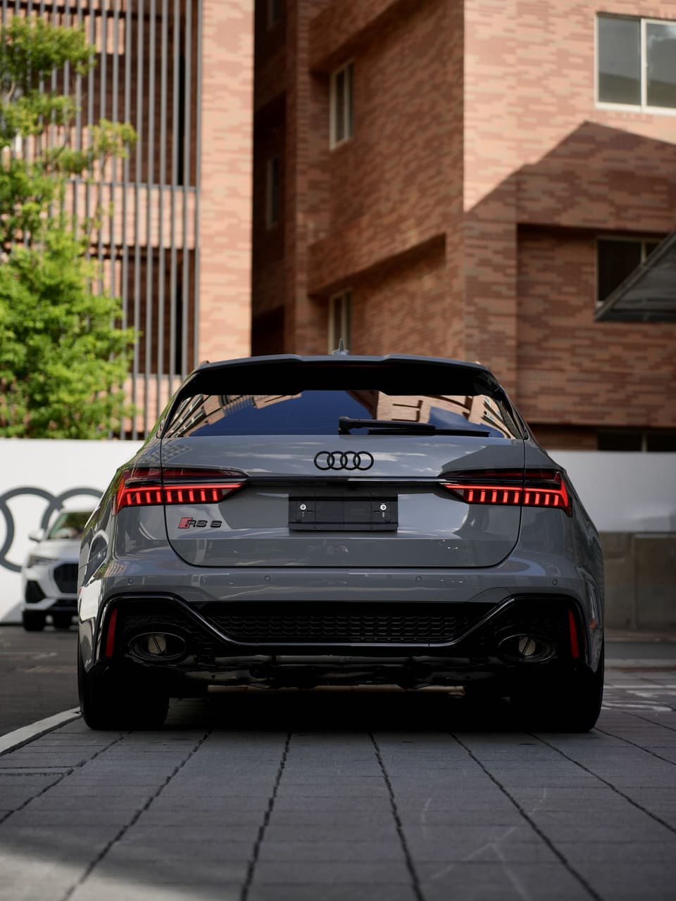 Audi RS 6 Avant performance｜磐石灰 Nardo Gray T3｜交車照片分享II - ivanchen (@ivan691118) | Dcard