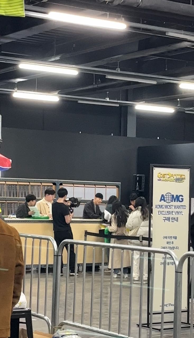 #心得 在韓國見到喜歡的藝人真的好容易…🥺（AOMG篇) - 韓國生活板 | Dcard