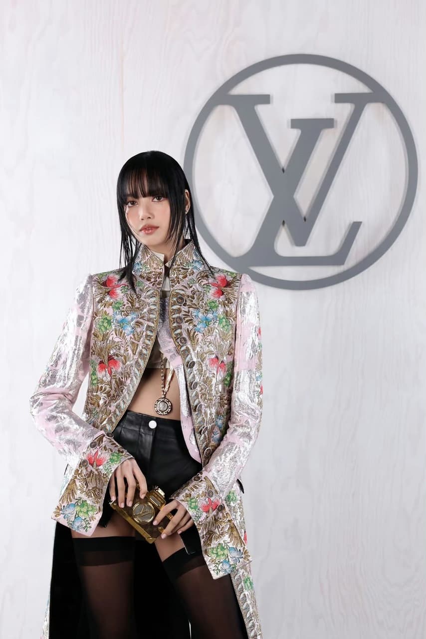 #時尚 LISA出席Louis Vuitton 2024巴黎秋冬女裝時裝週 - BLACKPINK板 | Dcard