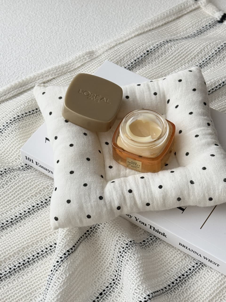 #抗老面霜推薦｜巴黎萊雅小蜜霜 緊緻輕盈乳霜 - 芝芝｜購物芝旅 (@hannee) | Dcard