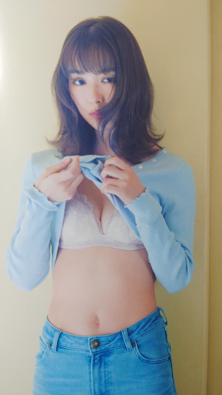 泳裝Model晉升多產演員- 內田理央 - 日本明星板 | Dcard