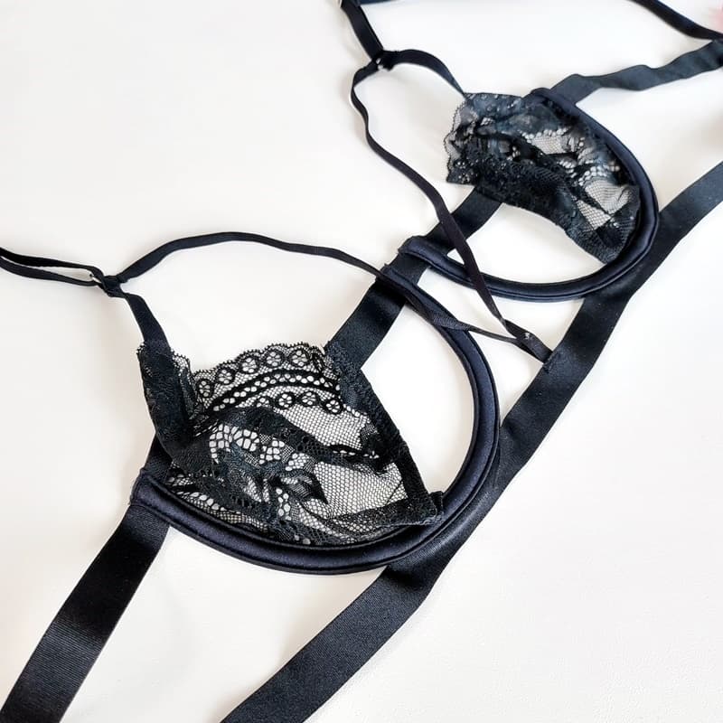 UW LINGERIE｜縷空露乳情趣內衣套裝．HF05垂涎 - 西斯板 | Dcard