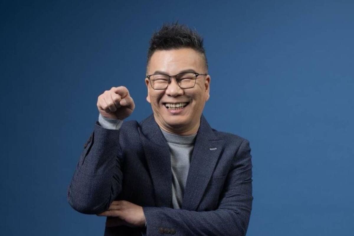 #Dcard Video 互爆中 猜我在講誰？ 線索一： 這個人是 Dcard Video 的情緒價值大師、浮誇之王！ （先說圖片僅供參考😗） - 安主編 (@andrew0306) | Dcard