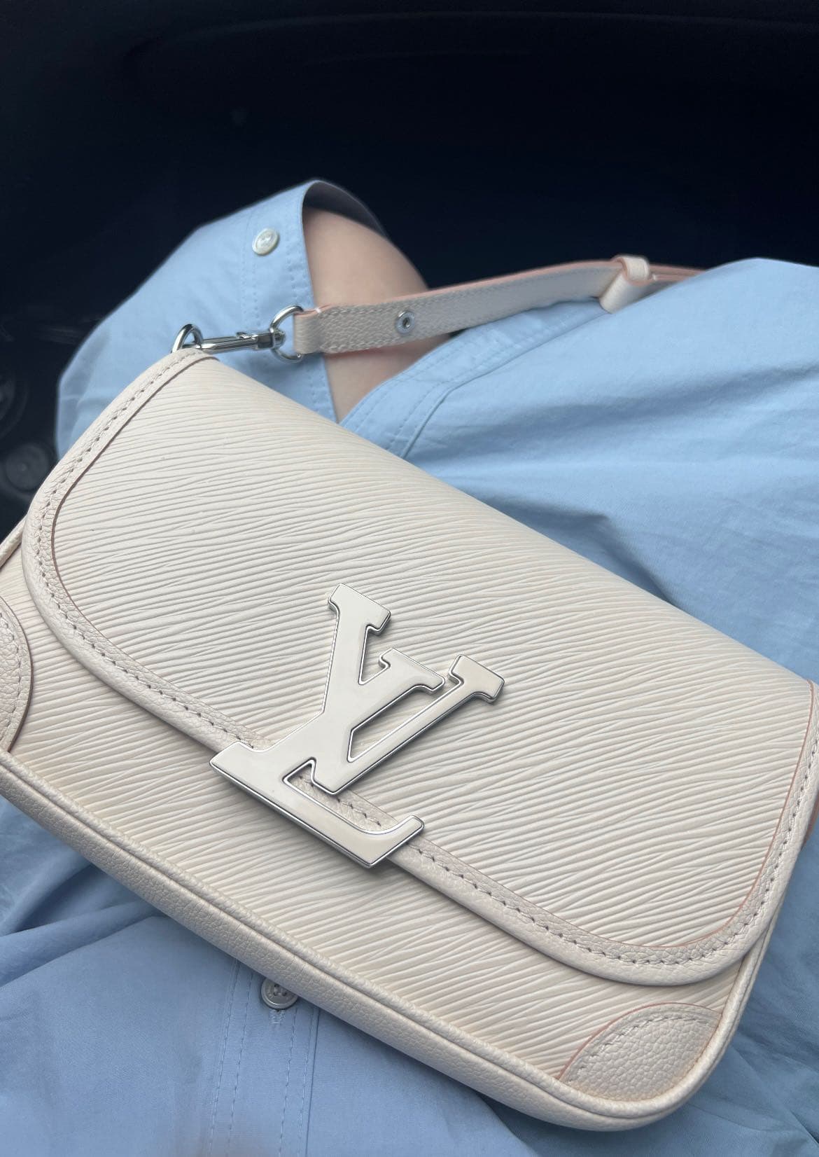 #開箱 Louis Vuitton Buci - 精品板 | Dcard