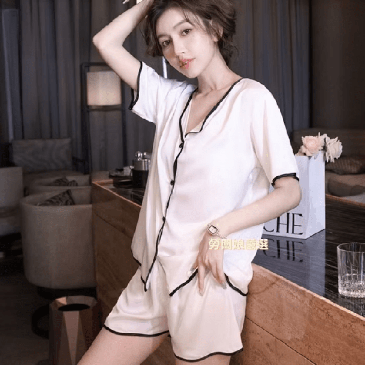 夏天睡覺不想穿內衣 ️這套冰絲睡衣直接解決問題👍內附胸墊CP值超高💯 - 雪酪🧀 (@cherylcheese) | Dcard