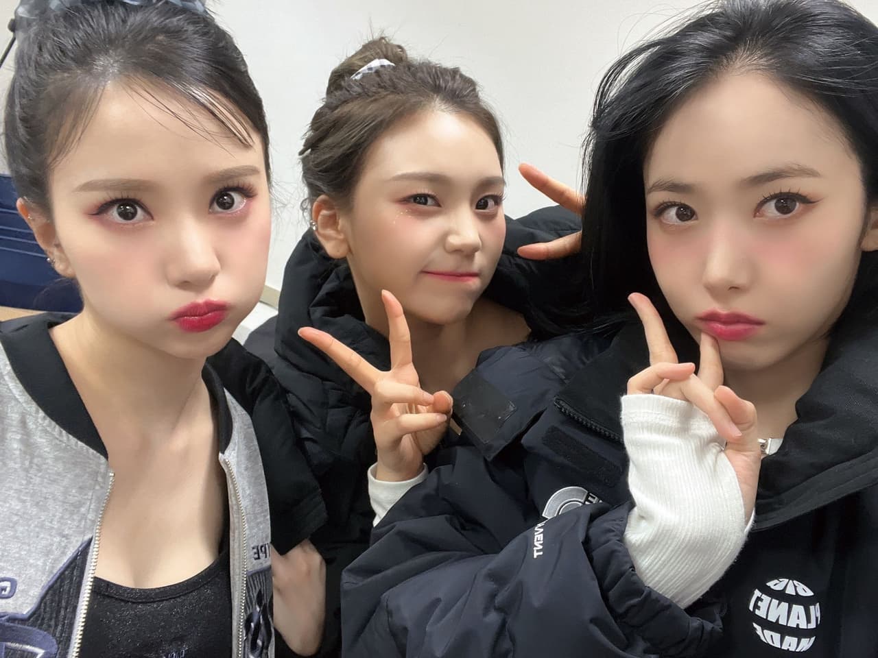 #集中討論 VIVIZ 迷你三輯 𝗩𝗮𝗿𝗶𝗼𝗨𝗦 回歸 - B219 留言 | Dcard