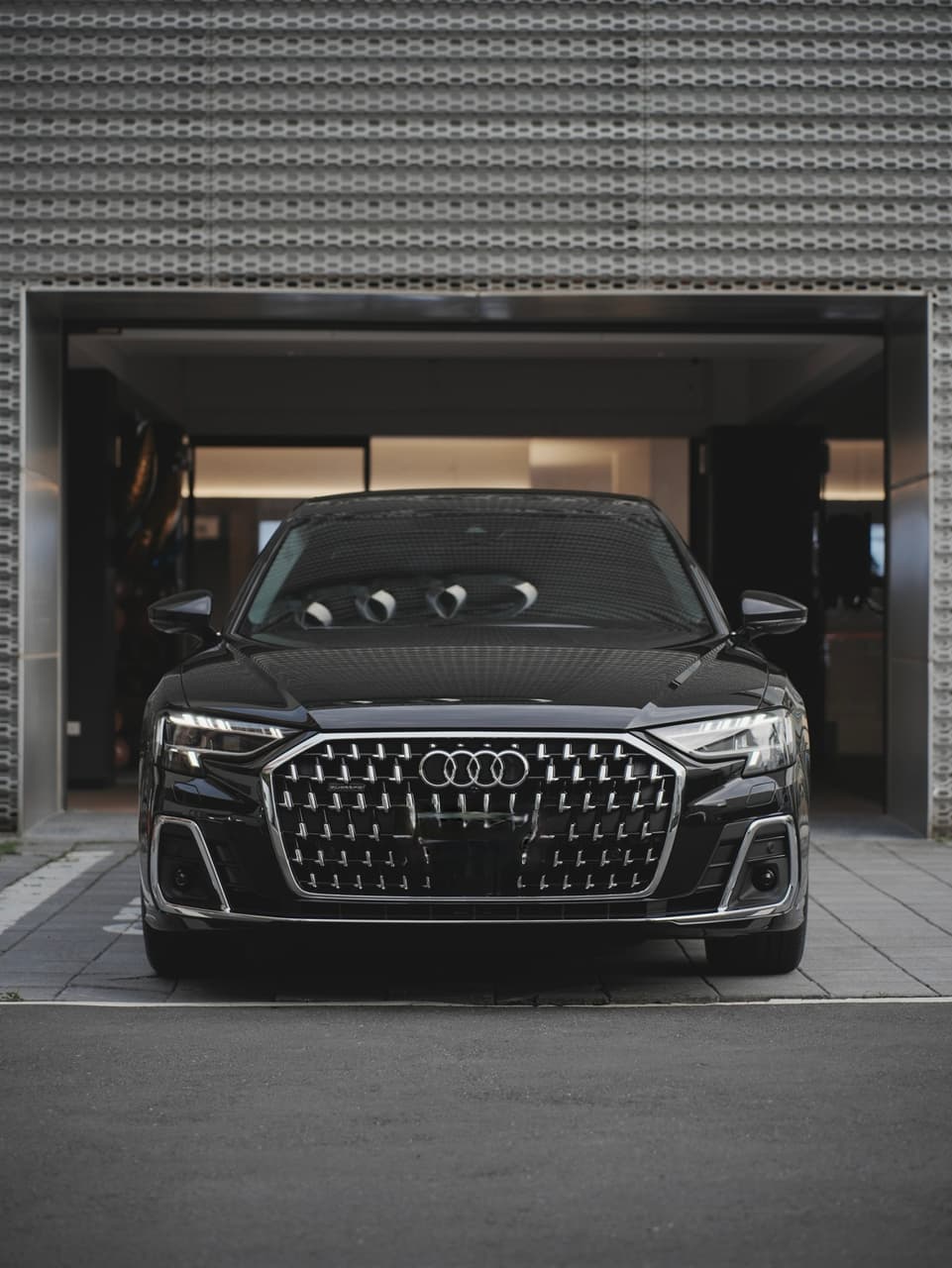 A8 L 55 TFSI quattro 金屬神迷黑 實拍照 - 汽車板 | Dcard