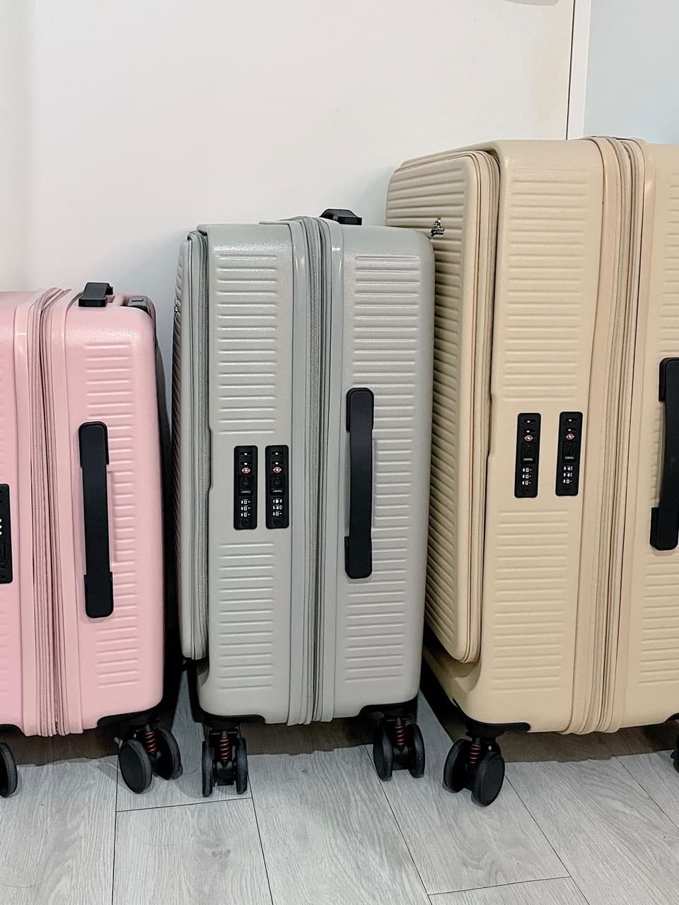 CP值超高的Arowana前開式行李箱團購中💗快來看開箱評價 - 愛木須龍 (@a158888) | Dcard