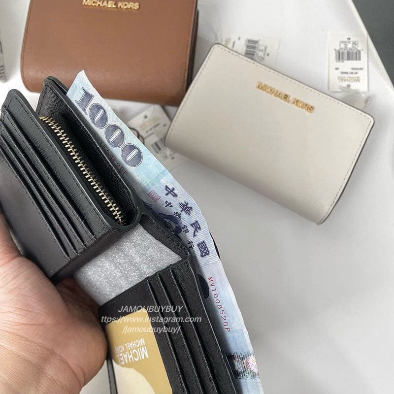 #情報🔎 Michael kors MK 經典中夾 經典黑色 限時特價🔥1780元🔥 - Jamie (@johnlonewu) | Dcard