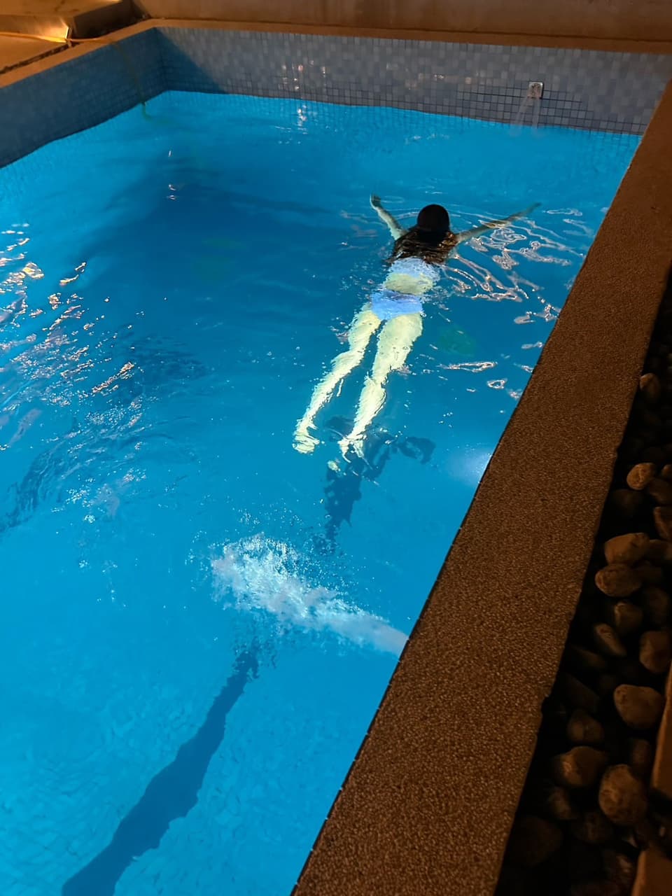 🌴超Chill小琉球泳池酒吧推薦，heyhey Lounge Bar根本神放鬆聖地.ᐟ.ᐟ #我來開箱 - 美食板 | Dcard