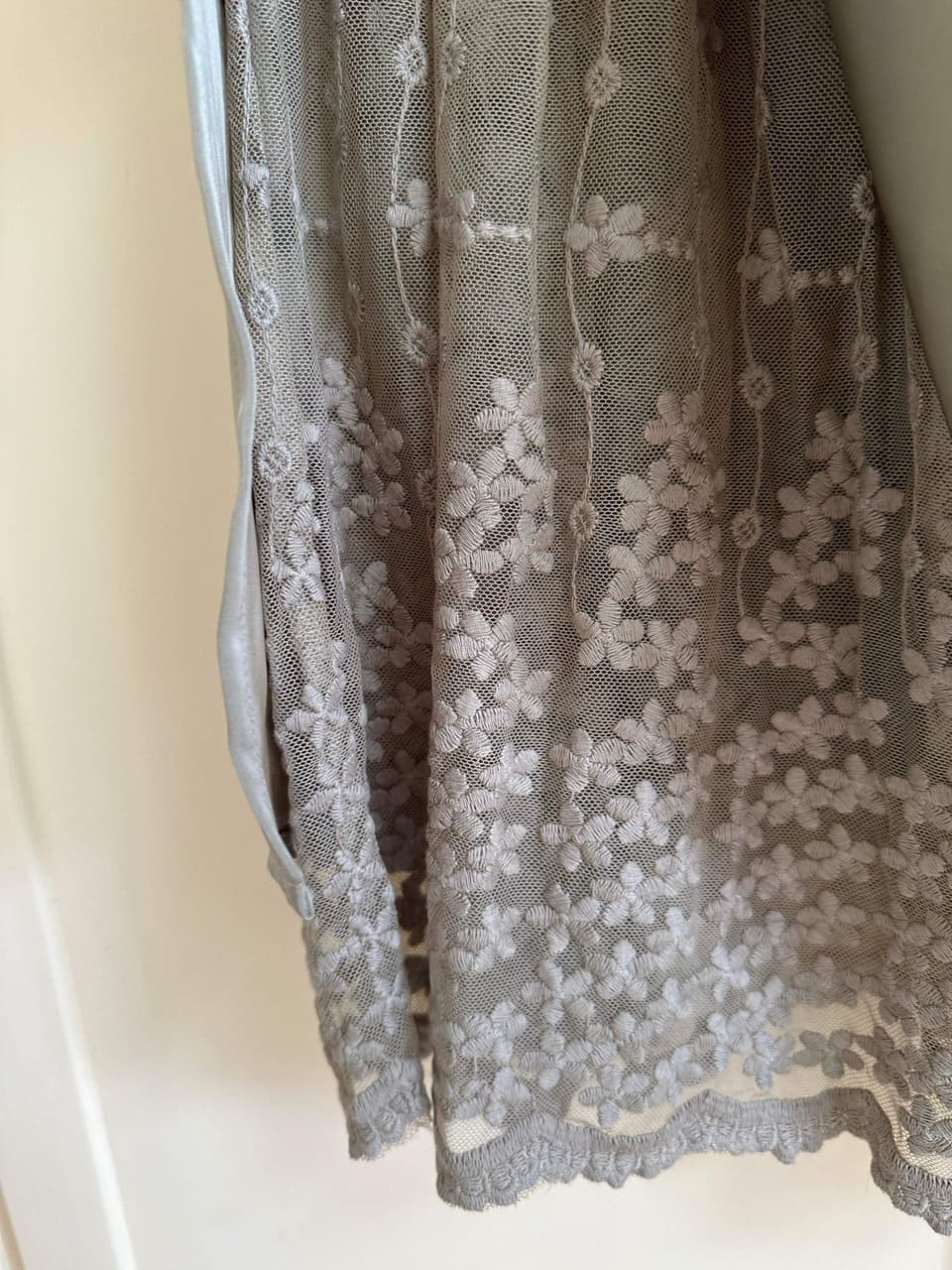 #我要賣 #我要賣 Meier.q x pingping 雙層蕾絲細肩帶洋裝 橄綠M - 二手交易板 | Dcard