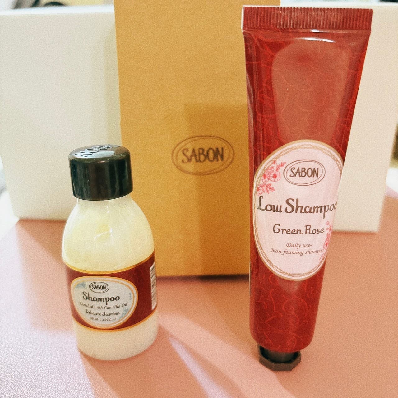 #我要賣 (即期品) SABON以色列綠玫瑰溫和淨化洗髮乳(30ml)+茉莉花雨經典洗髮乳(50ml) - 二手交易板 | Dcard