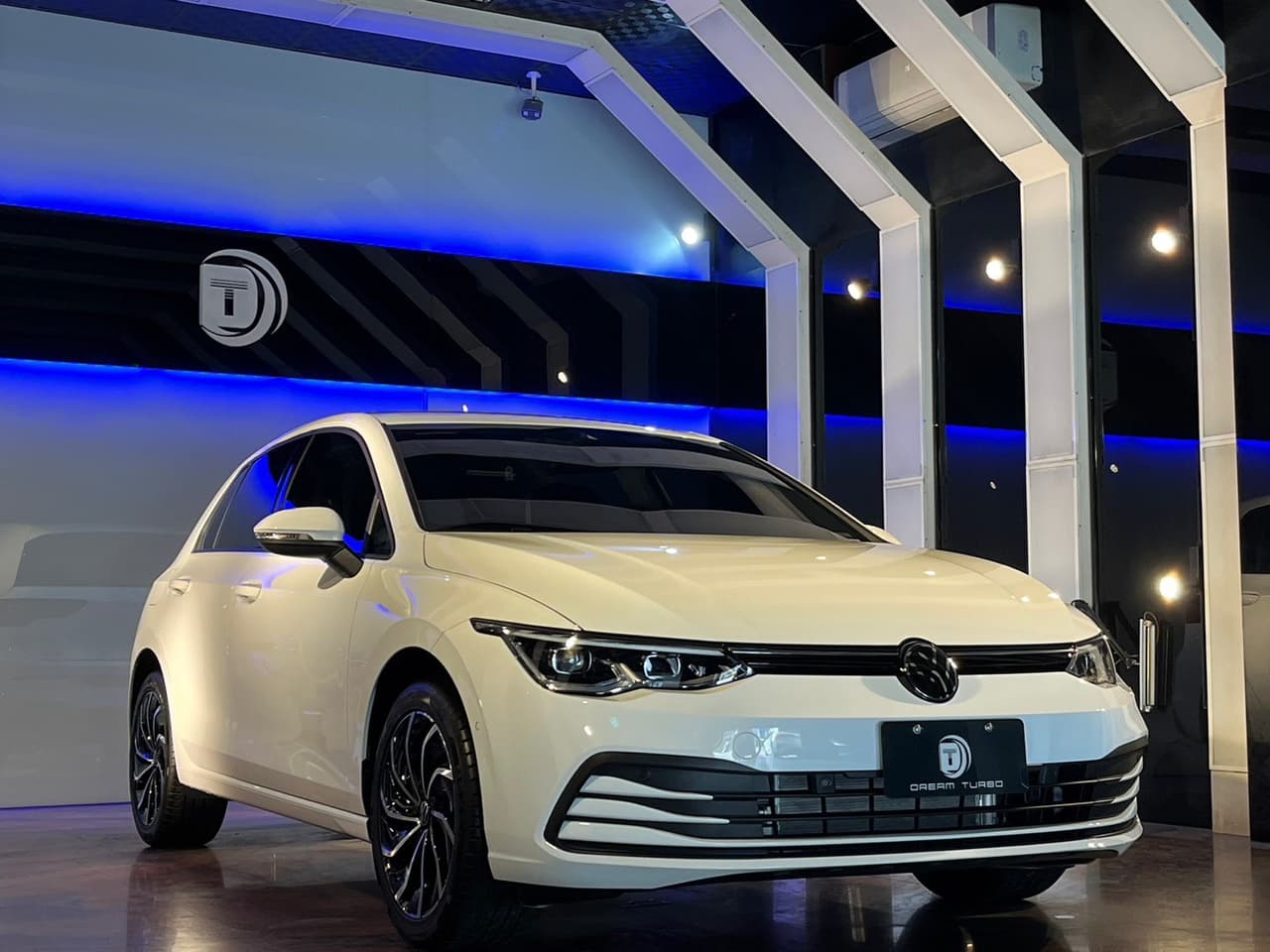 VW Golf 230 etsi IQ Drive MK8 開箱 - 汽車板 | Dcard