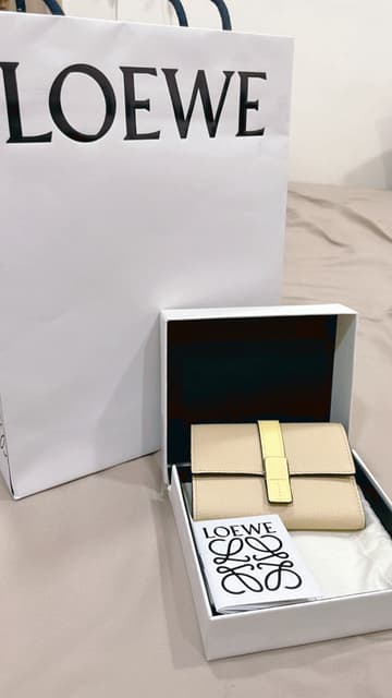 #分享 #分享 華泰購入Loewe短夾 - 精品板 | Dcard