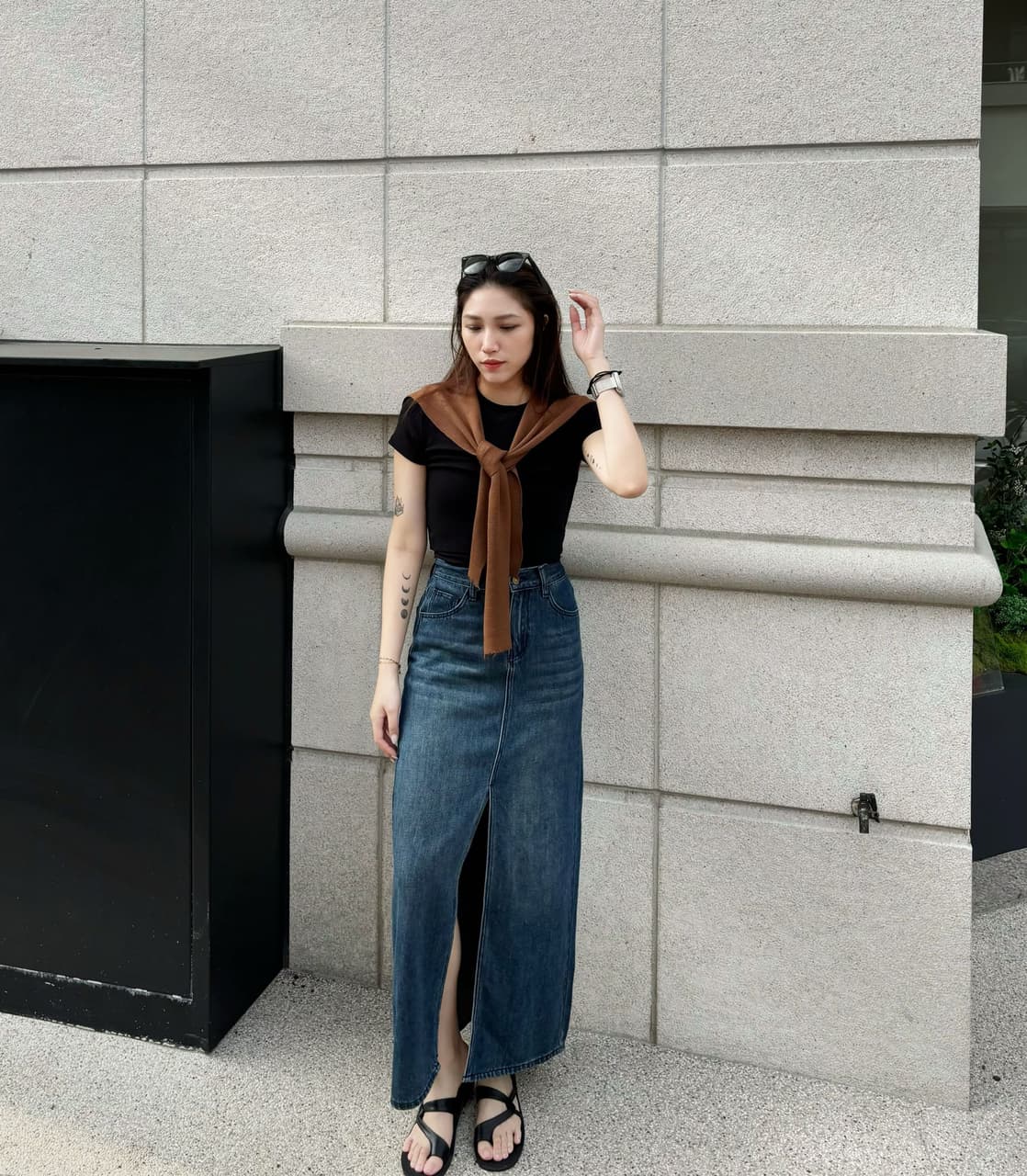 #分享 牛仔長裙穿搭🤎｜百搭披肩 - 小雞🐤 (@derrica) | Dcard