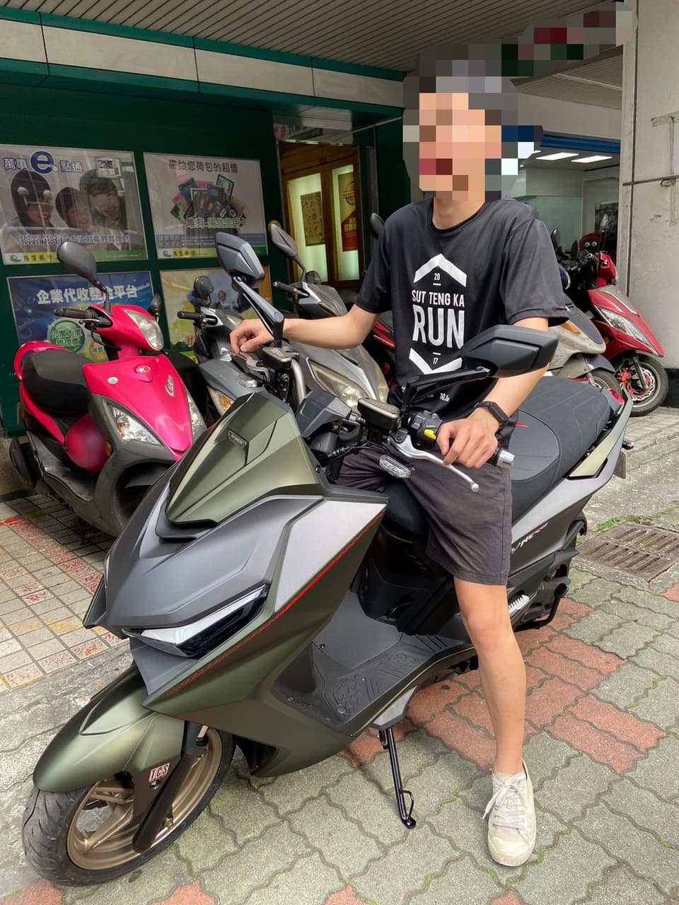 #車輛分享 #開箱 換KRV NERO - 機車板 | Dcard