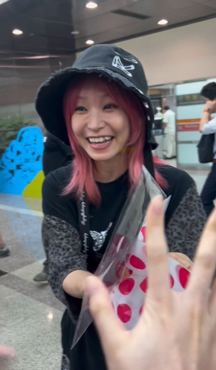 #分享 LiSA 織部里沙 接機心得分享 - JPOP板 | Dcard