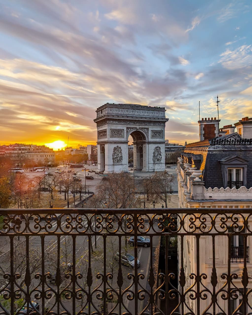 推開窗就是凱旋門！超美巴黎飯店Hôtel Splendid Etoile🇫🇷 - Jennifer (@jennifer.ll) | Dcard