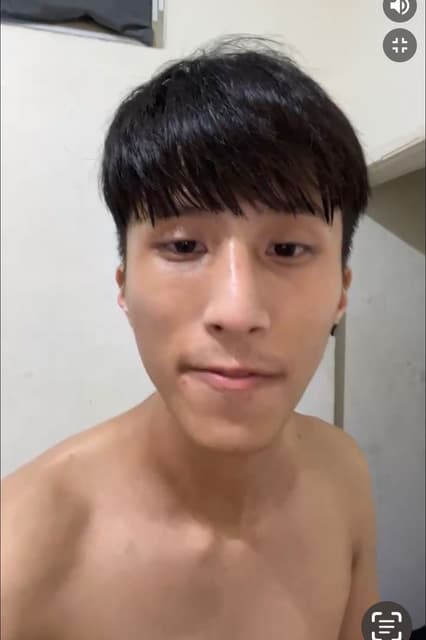 #影片分享 找人！！Cam4深夜直播帥哥 ️到底是誰😍 - 男同志西斯板 | Dcard