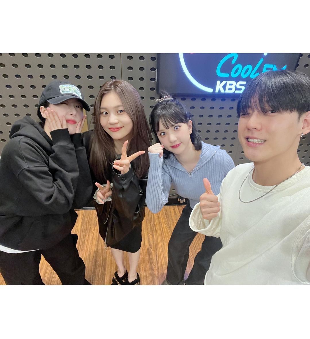 #行程 #電台 230208 VIVIZ - KBS Cool FM BTOB Kiss the Radio - GFRIEND板 | Dcard