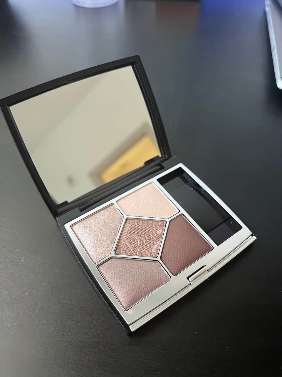 #試色 Dior 669號眼影盤 刷色+妝容分享 - 美妝板 | Dcard