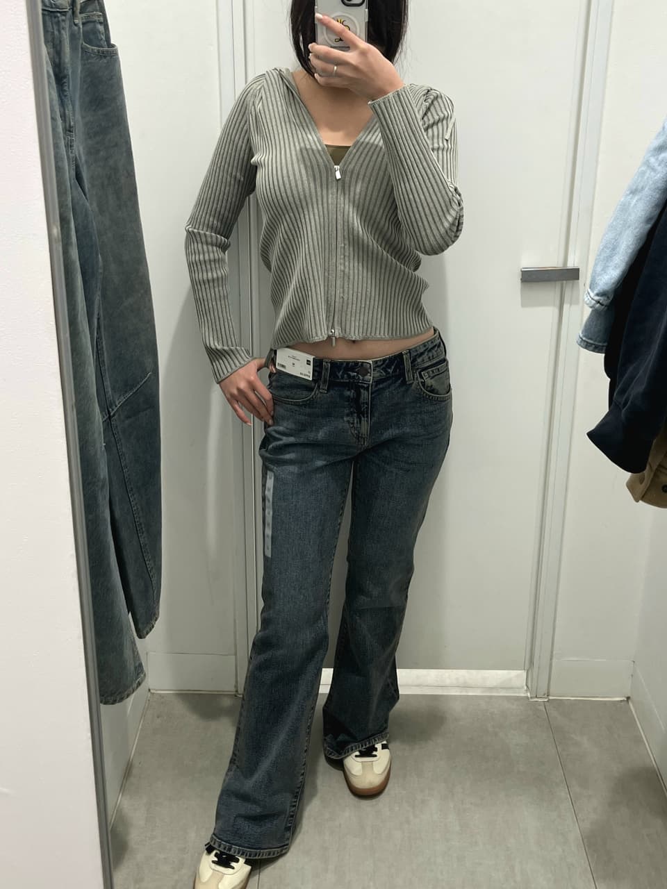 #分享 161cm好版型喇叭褲 | GU試穿心得👖 - 穿搭板 | Dcard