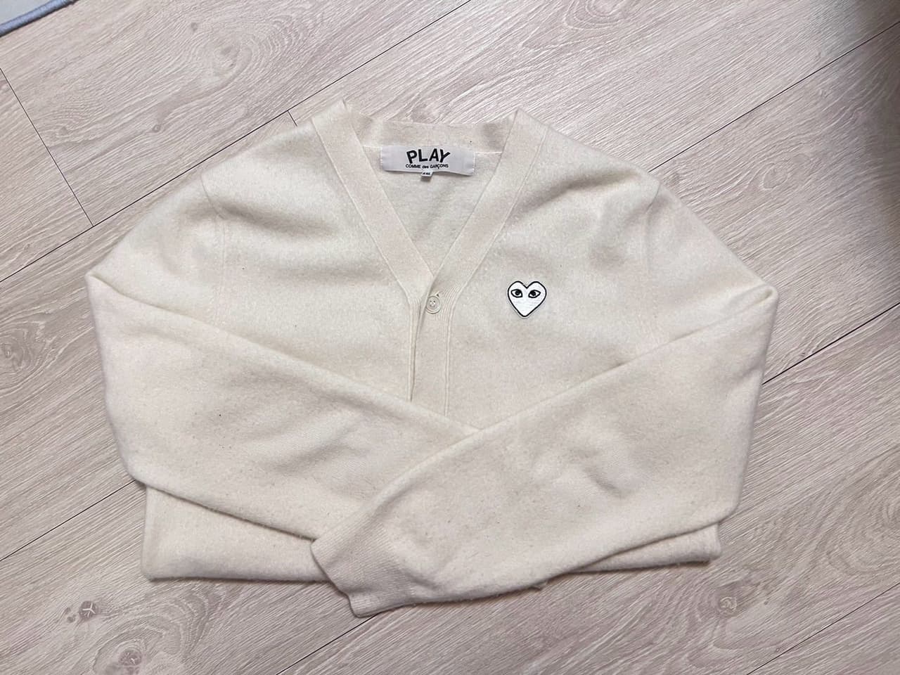 #我要賣 GDC PLAY 川久保玲 開襟衫 白色羊毛 白心 - 二手交易板 | Dcard