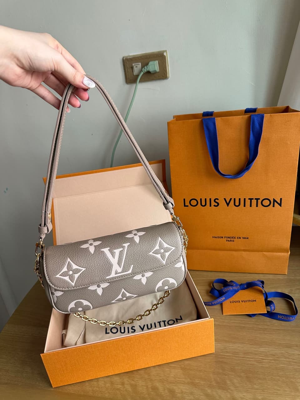 #開箱 LV 大象灰 Ivy 🥰 - 精品板 | Dcard