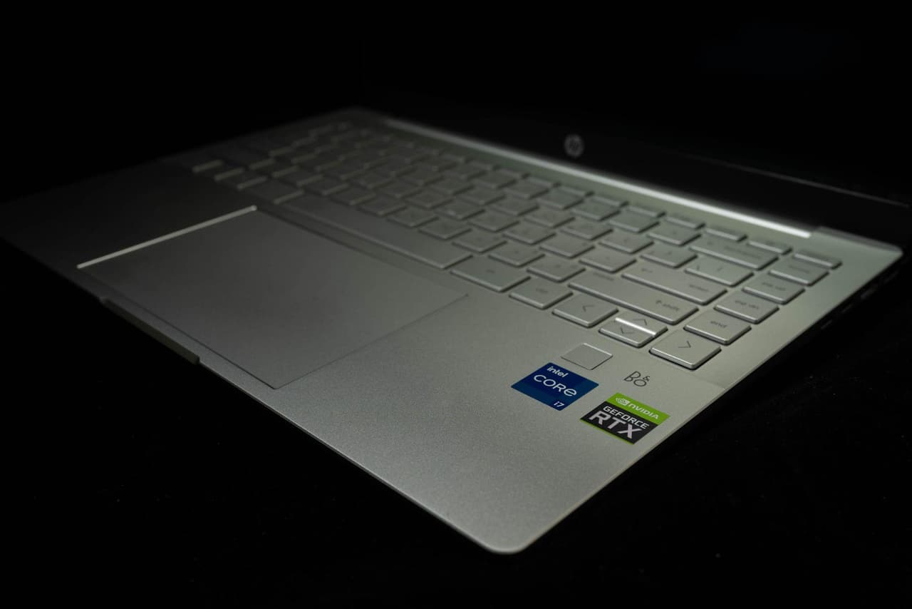 #開箱大使 快門手的HP Pavilion Plus Laptop 14-eh0025TX 時尚輕薄筆電心得 - 快門手 (@shutterhouboy) | Dcard